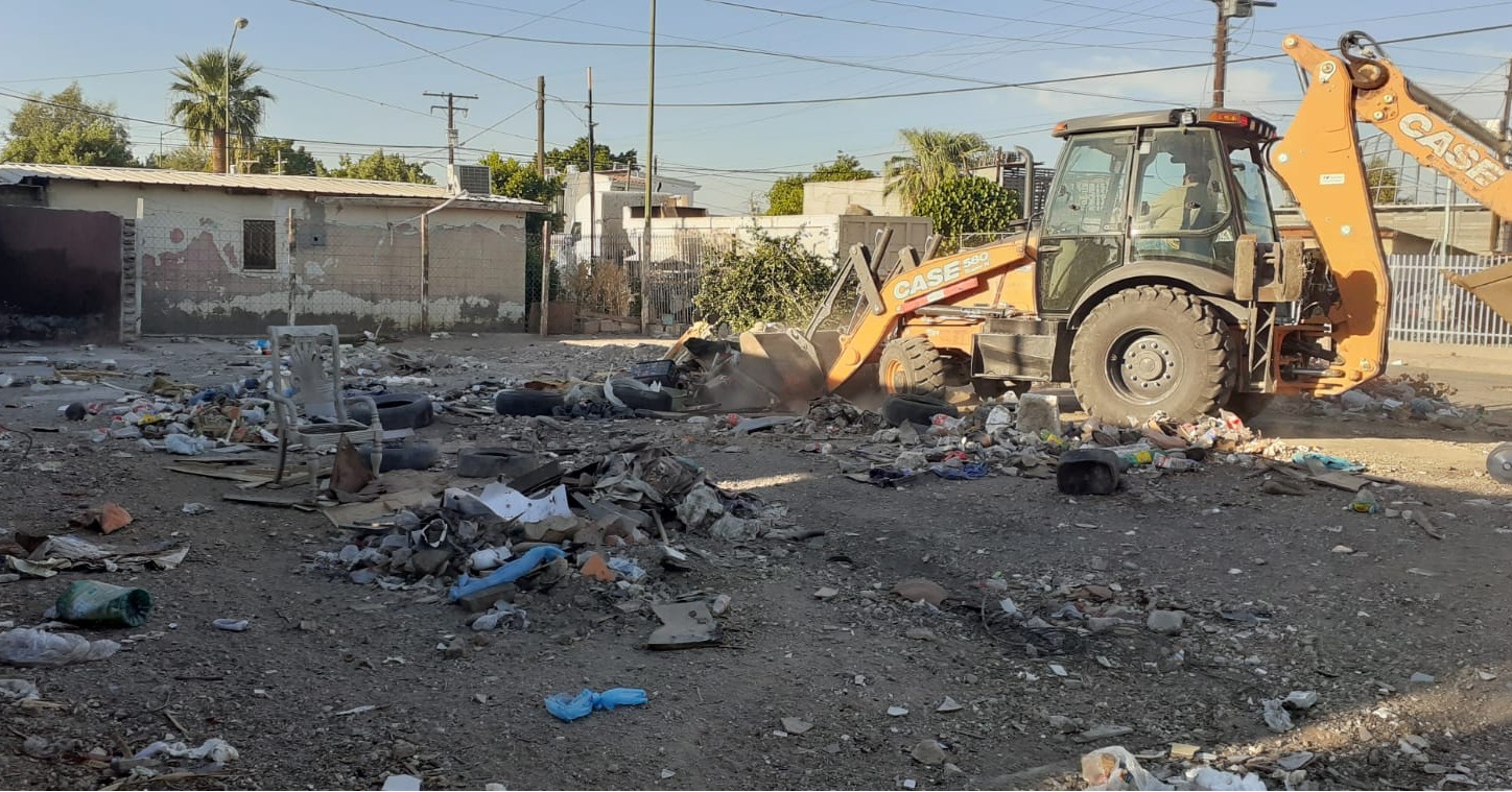 Servicios públicos realiza limpieza en lotes baldíos de la ciudad